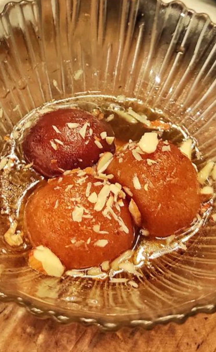 Gulab Jamun Indian dessert 3pcs – Bombay Delite
